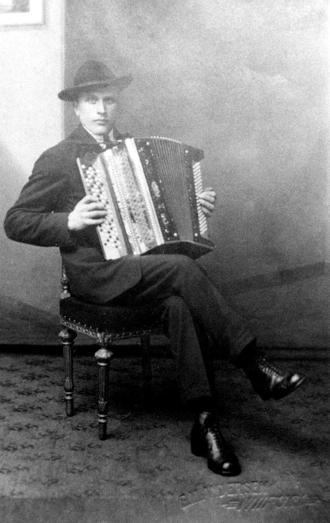 talo 1 - Karjalan Liitto